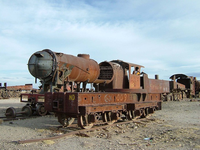 Weird Train Graveyard in Bolivia - Unusual Staffs